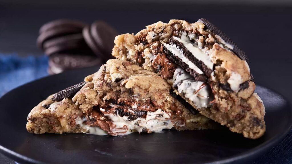 Cookie Recheado de Chocolate Branco com Oreo: Receita Irresistível ...